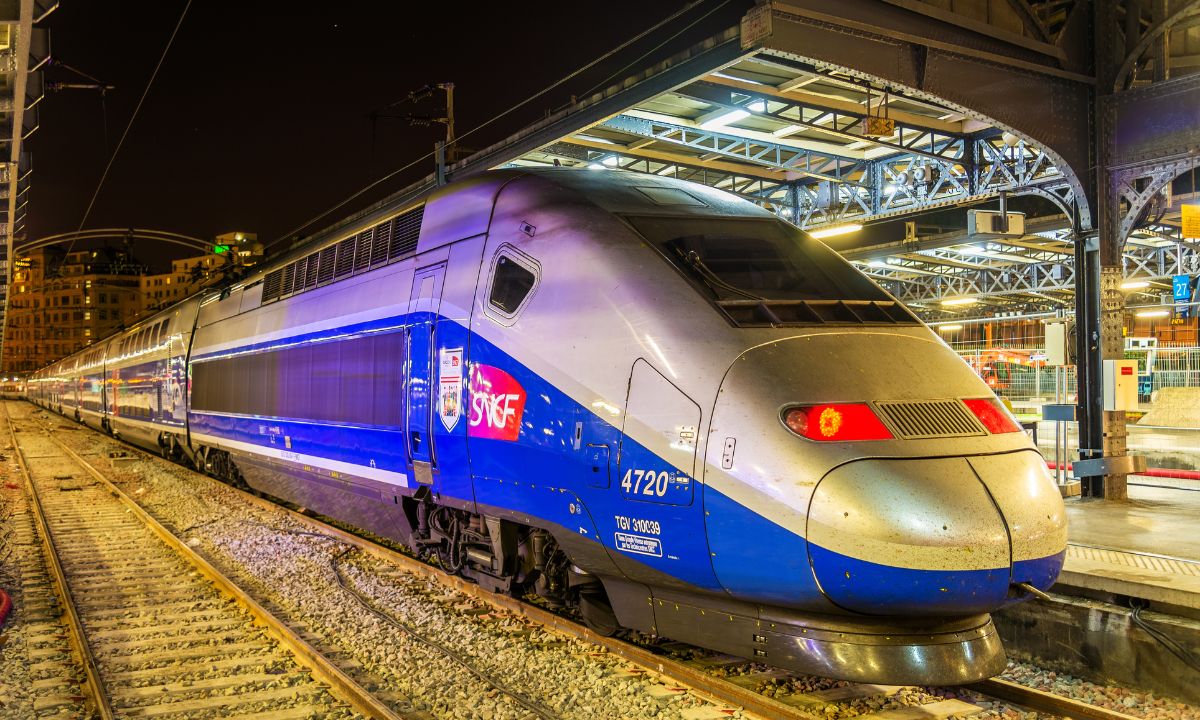 Train : à quelle vitesse roulent-ils (TGV, TER, intercité...) ? > 21eme ...